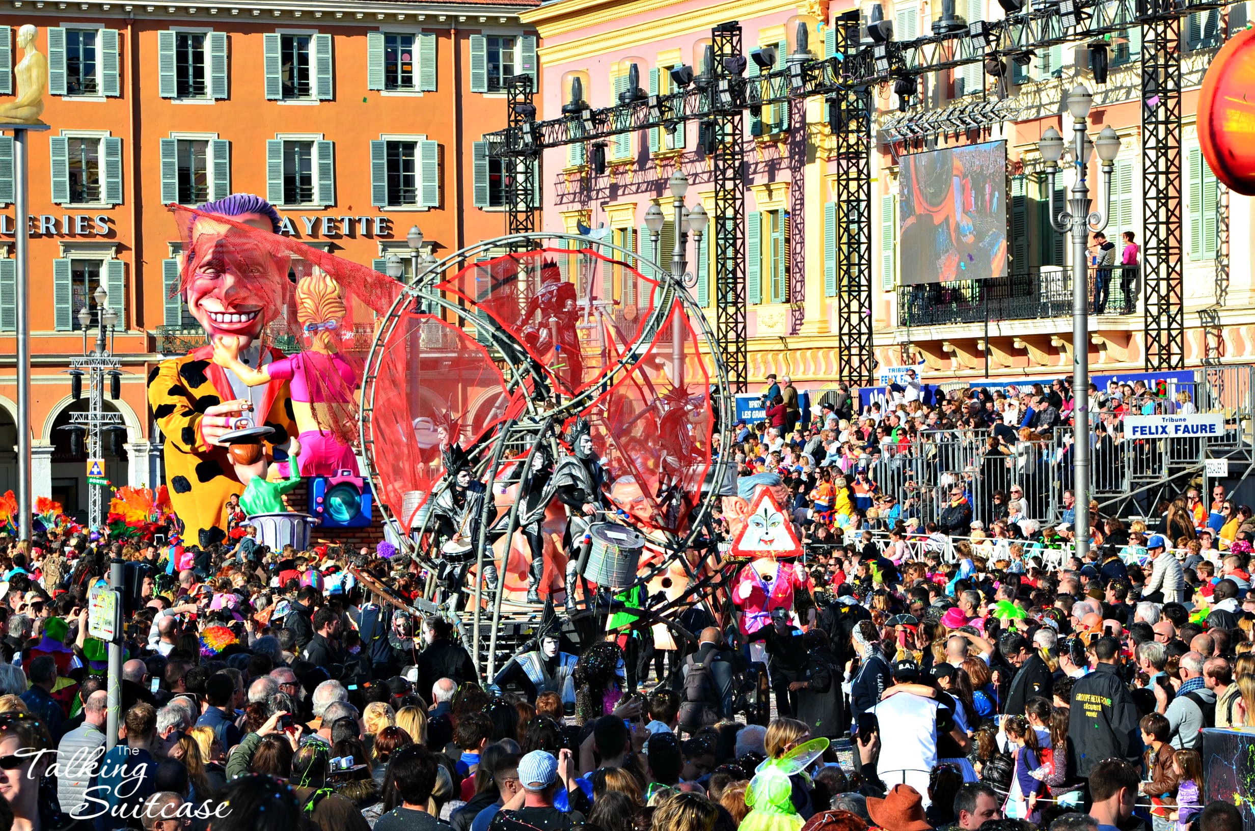 Nice Carnival Parade in Pictures