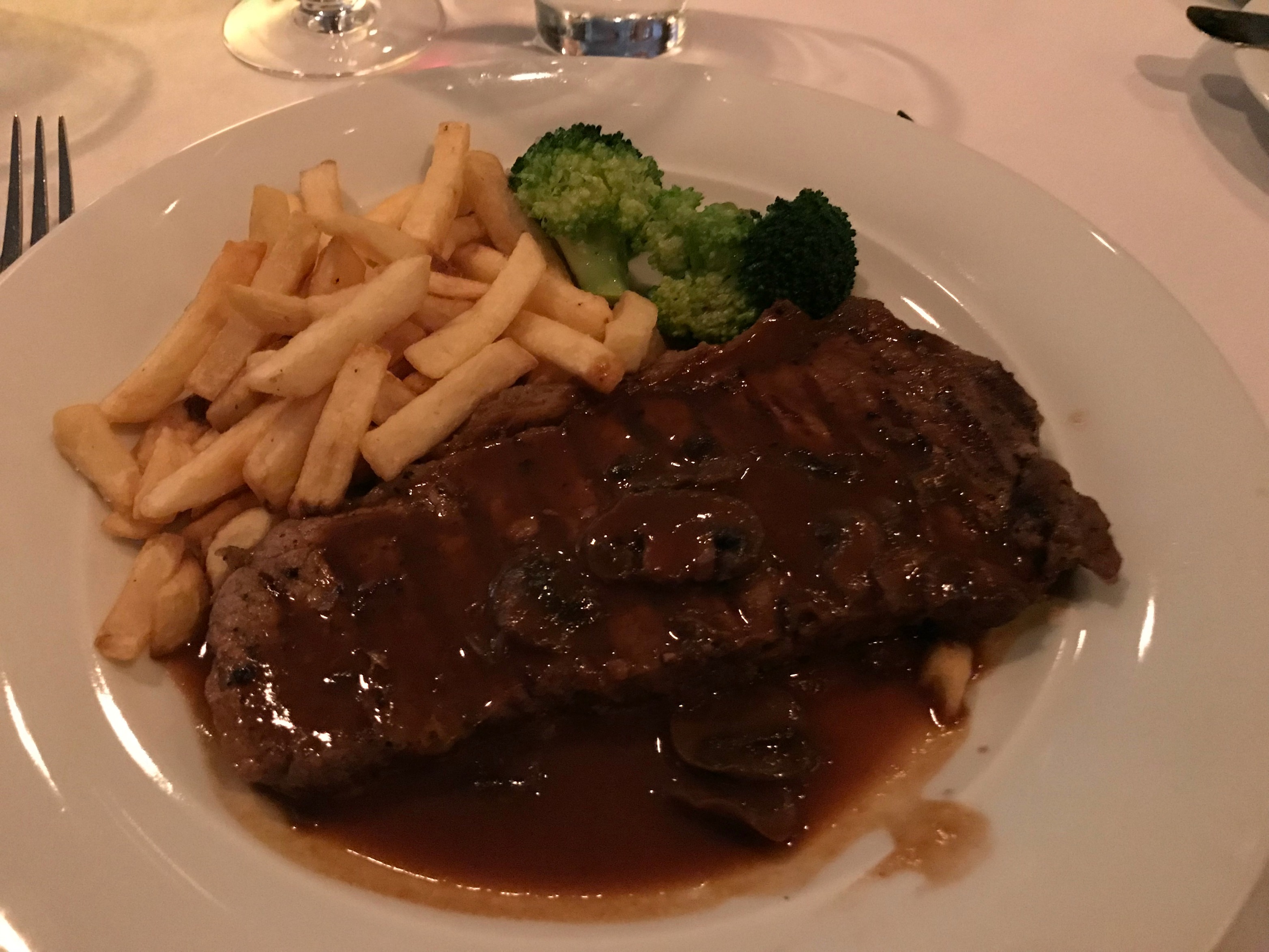 Foodie Guide to the Norwegian Spirit Cruise Ship w/ Restaurant Reviews